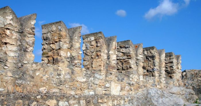 สัญลักษณ์และความหมาย Crenellations - Symbolopedia