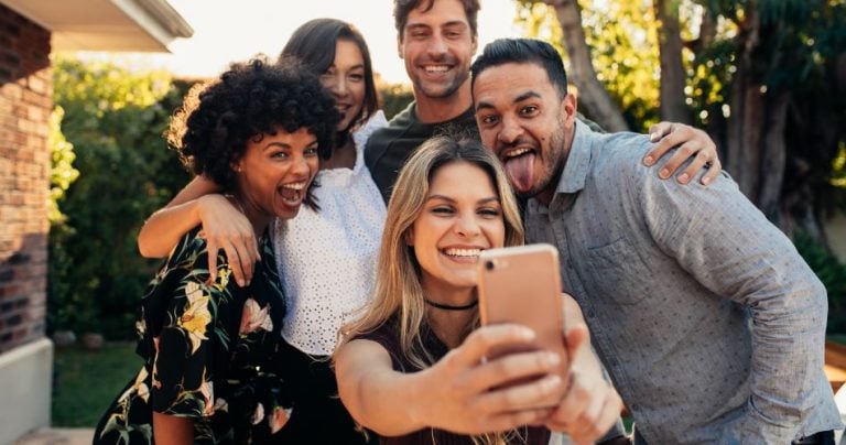 Simbolismo e significado de amigos - Simbolopédia